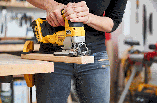 Comment fabriquer une table d’appoint en cèdre | RONA